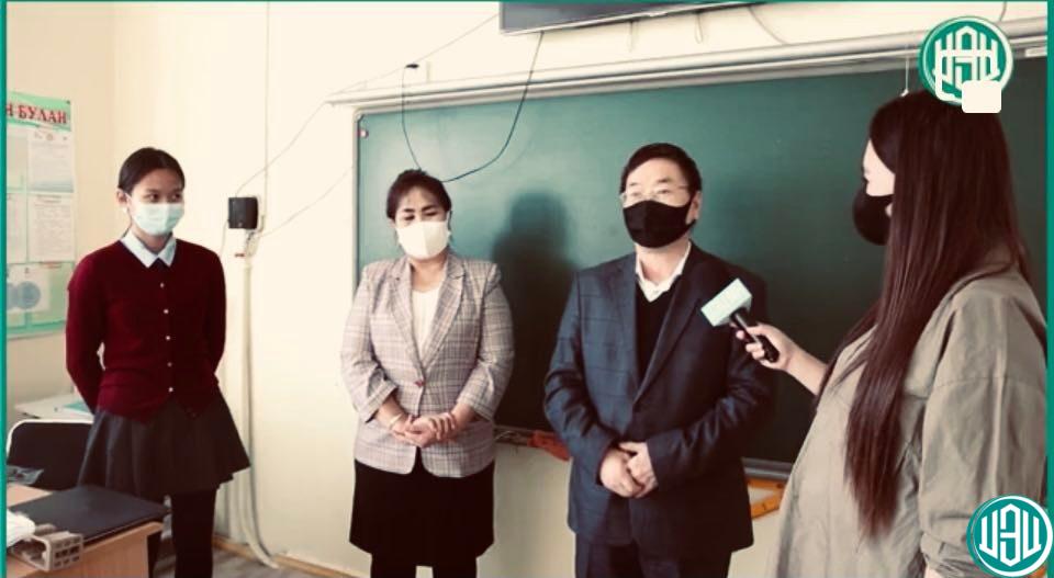 Сурагч охин С Дэлгэрмаад төрсөн өдрөөр нь Notebook бэлэглэлээ Цэц МН