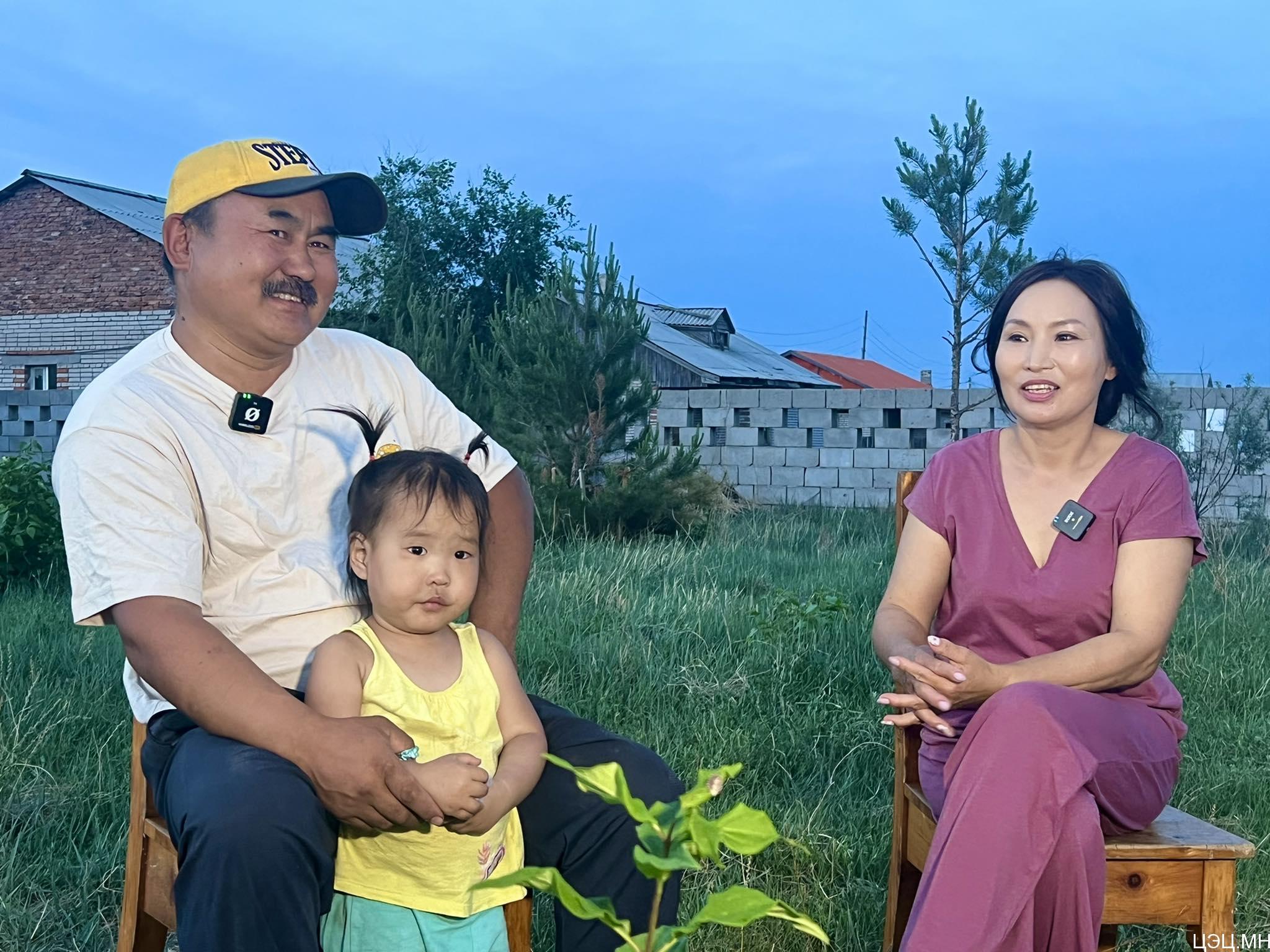 Хүүхдүүддээ хөдөлмөрт дуртай болж хүмүүжиж байгааг харах жаргалтай Цэц МН