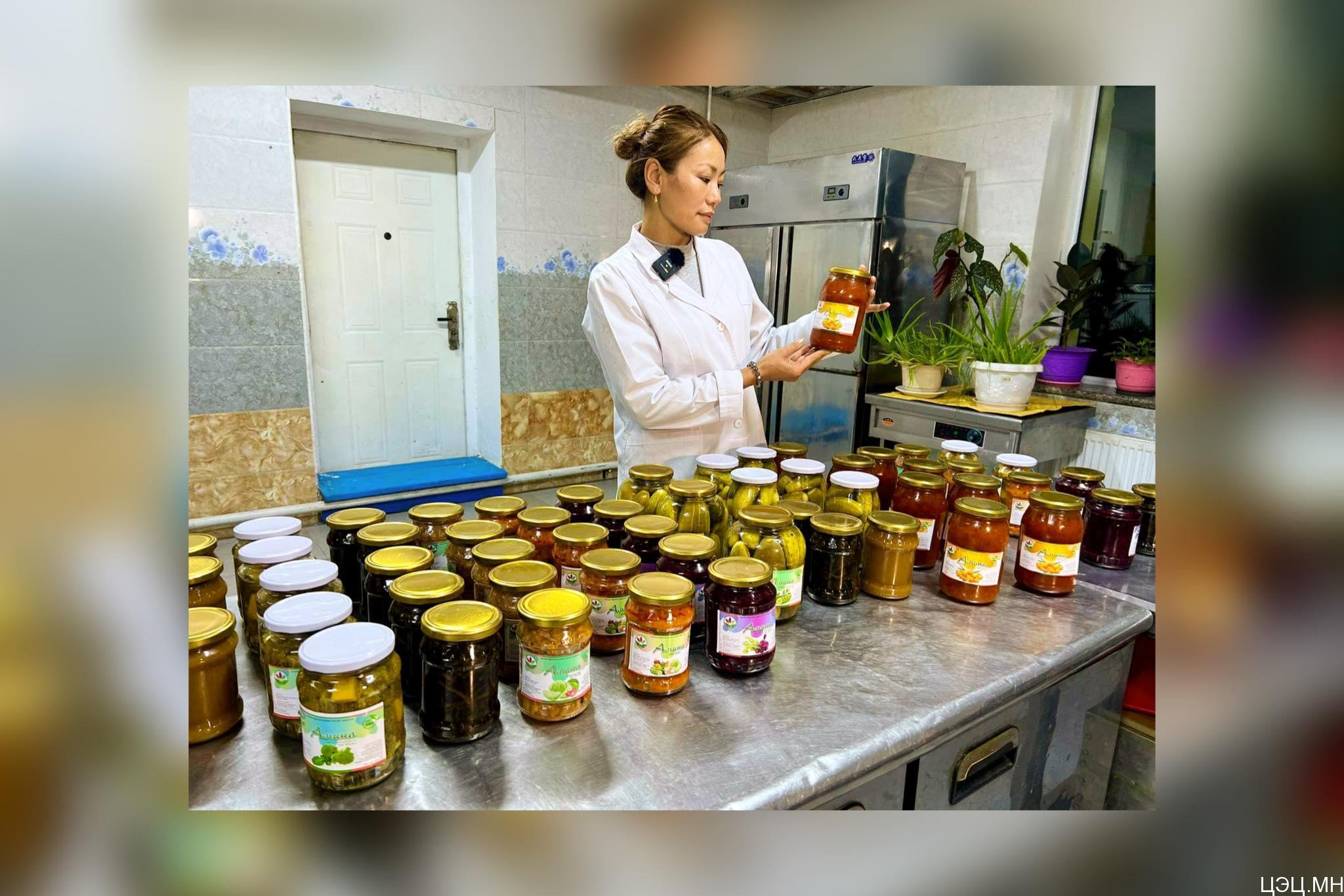 Д Баярцэцэг Хүнсний технологич мэргэжил минь хаан жимсээр бүтээгдэхүүн